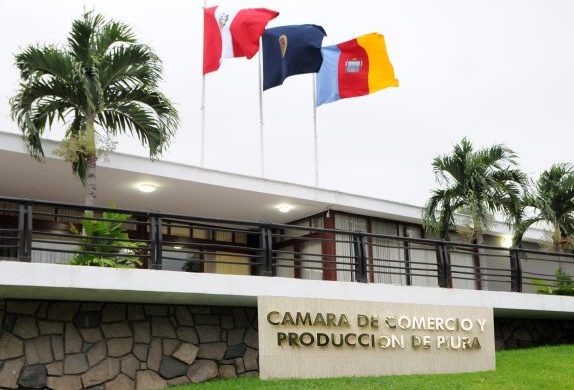 En contra de posible cierre del Aeropuerto Internacional Capitán FAP ...